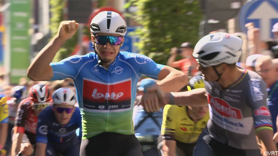 Arnaud De Lie katapulteert zich op de valreep nog naar ritzege én ...
