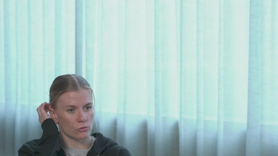 In een taxi rook ze onraad na dat ene berichtje: Julie Vanloo ...