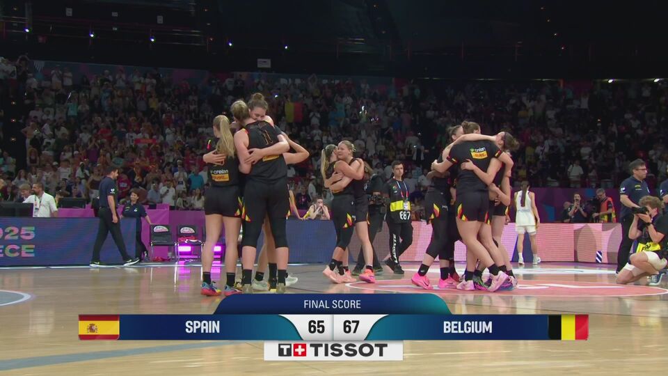 In een taxi rook ze onraad na dat ene berichtje: Julie Vanloo ...